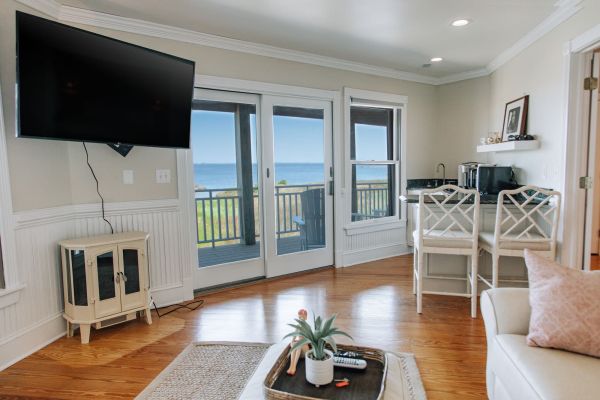 1BR Sound View Suite | Burrus House Inn Waterfront Suites