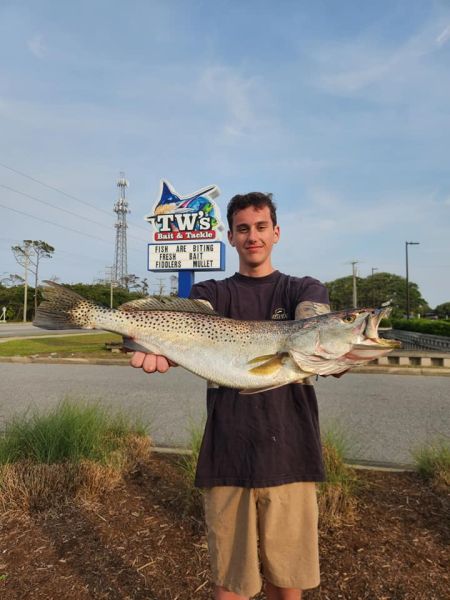 Good Amounts Of Bluefish | TW’s Bait & Tackle | Outer Banks Fishing Report
